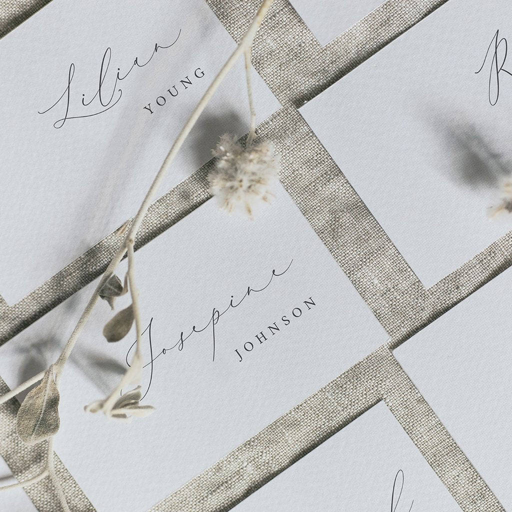 Customisable Wedding Place Name Tags - Elegant & Personal – Lilac & White